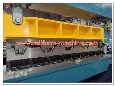 Cina Steel Concrete Slab Floor Decking Panel Metal Cold Roll Forming Machine, Made in China in vendita