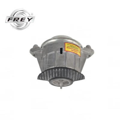 Cina Supporto di motore del benz di W204 W212 C204 Mercedes, supporto di motore del motore anteriore 2042404217 in vendita