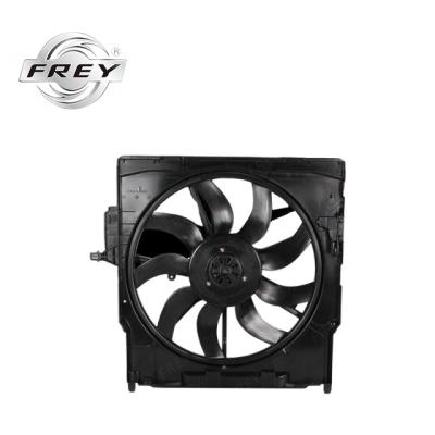 Cina Il raffreddamento del motore di BMW X5 E70 X6 E71 E72 parte il ventilatore 17427616104 del radiatore 850W in vendita