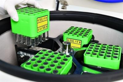 Cina Labtech Macchina di centrifugazione frigorifera ad alta velocità di grande capacità 21000 giri al minuto in vendita