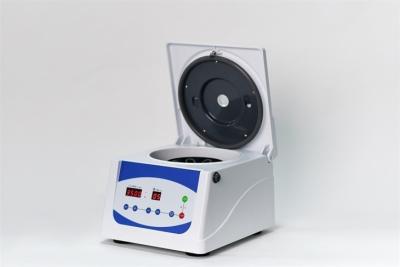 Cina 8x15ml Centrifugatrice portatile a bassa velocità Basso rumore 4000 giri al minuto in vendita