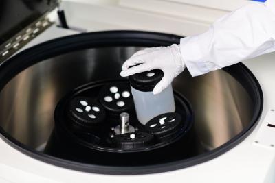 China Vloer-stijl 6000 rpm Koelbloedbank Centrifuge Te koop