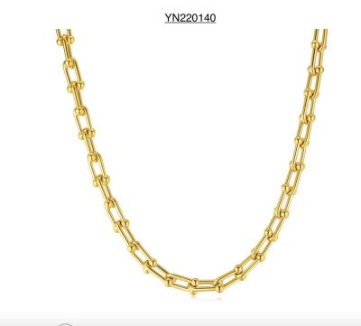 Chine Collier croisé à boucle en fer à cheval simple couple Collier en acier inoxydable en or 18 carats à vendre