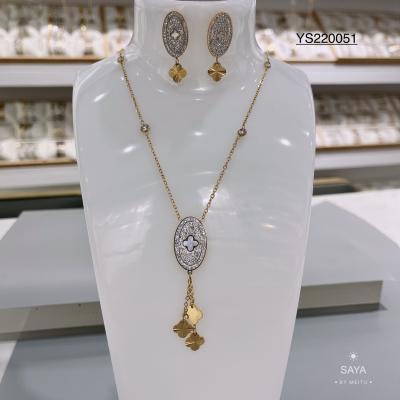 Chine Collier en or CE 14k et bijoux de trèfle à quatre feuilles en acier SS à vendre