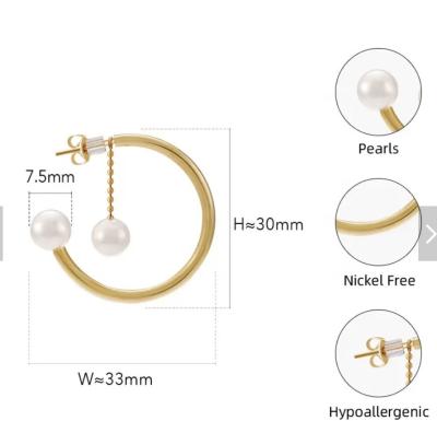 Cina 18K Gold Plated Earrings Stainless Steel Jewelry C Shape Chain Pearl For Party in vendita