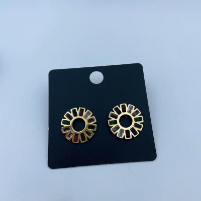 China Upgrade Your Products with Polished Stainless Steel and Achieve a Luxurious Gold Look Earrings Te koop