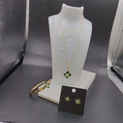 Cina Newest Gold Color Stainless Steel  Earring ,Necklace , Bracelet Sets With Green Stone For Lady in vendita