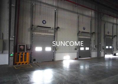 China Portas de garagem seccionais isoladas por espuma de poliuretano para portas internas / externas à venda