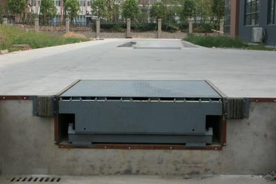 China Industrial Dock Leveler 380v 3 Phase Stationary Dock Ramp for sale