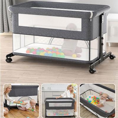 Cina Baby Bed 3 in 1, Foldable Baby Crib with Mosquito Net, Mattress Included, Height Adjustable Carrycot for Newborn Babies in vendita