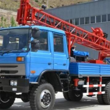 Cina perforatrice montata camion del pozzo trivellato 4x4 42KW 250M Depth in vendita