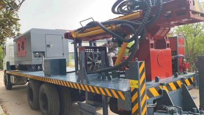 중국 장비 통합된 트럭 우물을 뚫은 300m 깊은 공기 압축기와 우물은 장비를 꿰뚫습니다 판매용