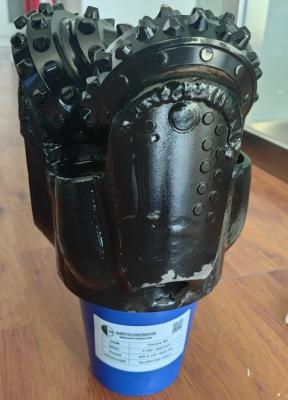 China Pedazo de roca tricónico de la serie del código de IADC 200m m IADC 437 para el pozo de agua en venta