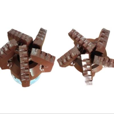 中国 Customized Size Pdc Drill Bit Step Type Soft Rock Drilling With 5 Wings 販売のため