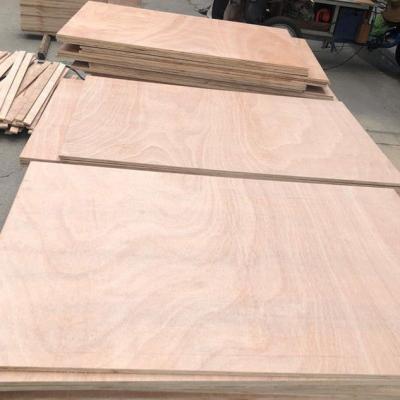 Cina Legno compensato di grado commerciale 6/9/12/15/18 mm con la migliore superficie decorativa a doppio lato in vendita