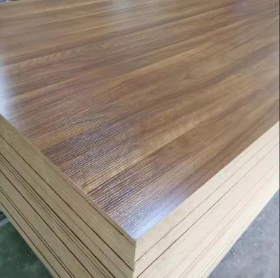 Cina Legno compensato impermeabile marino 3mm-21mm laminato a melamina per decorazioni alberghiere in vendita