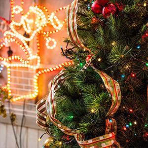 China 50 100 200LED sale fancy lighting tree lights string led decoration outdoor Christmas solar light for sale