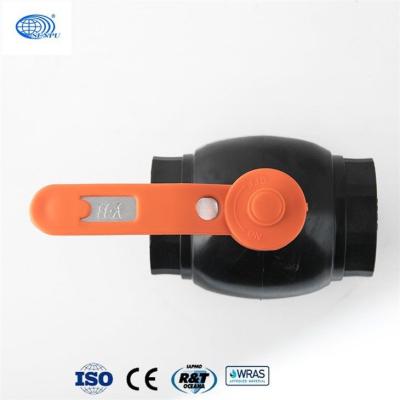 中国 鋼鉄中心が付いている 20mm To160mm HDPE の管付属品 HDPE の球弁 販売のため