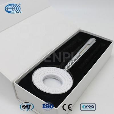 Cina Filtro per soffione doccia portatile portatile per la rimozione del cloro Anti Twist in vendita