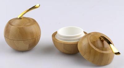 Cina Empty Cosmetic Bottles Cream Jars with Silvery Spatula 50g Capacity Apple Shaped in vendita