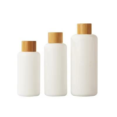 Cina 100ml 120ml 200ml Opal White Porcelain Skincare Toner Bottle Cosmetic Bottle in vendita