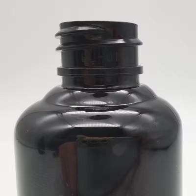 Cina 50ML PET Glossy Black Plastic Cosmetic Spray Bottle With Black Fine Spray Head in vendita