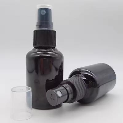 Cina 50ML PET Glossy Black Plastic Cosmetic Spray Bottle With Black Fine Spray Head in vendita