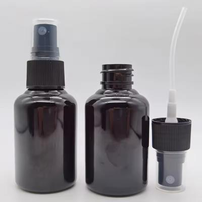 Cina 50ML PET Glossy Black Plastic Cosmetic Spray Bottle With Black Fine Spray Head in vendita