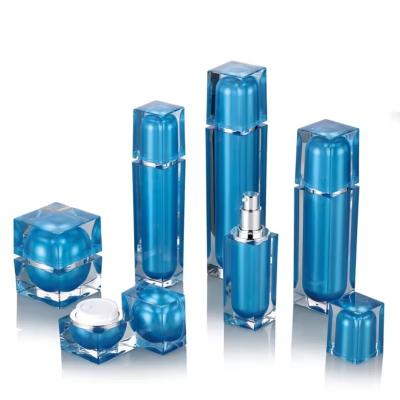 Cina 30G 50G Luxury Square Skin Care Container Acrylic Cosmetic Cream Bottle /Jar in vendita