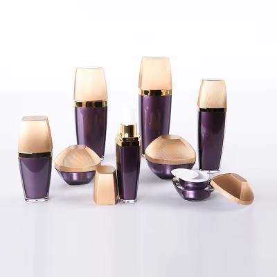 Cina Manufacturer Plastic Skin Care Container Cosmetic Cream Bottle /Jar 15g 30g 50g in vendita