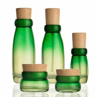 Chine 40ml lotion cosmétique de corps de bouteilles 32/400 en verre jet en verre de 4 onces met en vrac en bouteille à vendre