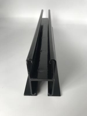 中国 41x82 Powder Coated Slotted Strut Channel with Wing 販売のため