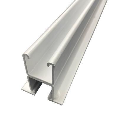 中国 Powder Coated Double Strut Channel with Wing 販売のため