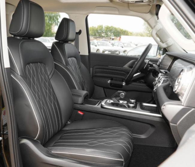 Tank 300 2023 2.0T 227HP L4 Challenger Version Compact SUV 5 Door 5 Seats 6