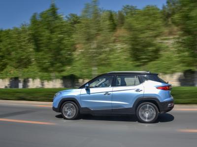 Cina Jianghuai JAC IEVS4 SUV EV Cars 2019 402KM-470KM 5 porte 5 posti in vendita