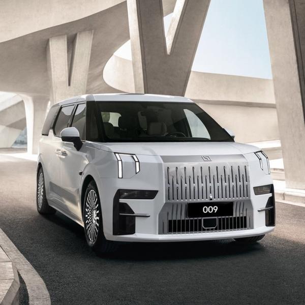 Quality High Performance ZEEKR 009 MPV EV Car Long Range 5 Doors 6 Seater for sale