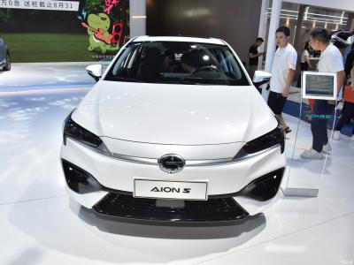 中国 AION S 2023 410KM-510KM 純電気 高性能 コンパクトカー 4ドア 5席 販売のため