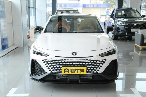 Quality Changan UNI-V Hybrid Special Engine Front-engine Front-wheel Drive Layout FF for sale