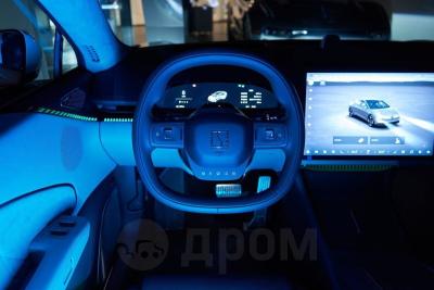 中国 ZEEKR 007 中型SUV トルナリーリチウムバッテリー 400マイル 5ドア6人乗り 販売のため