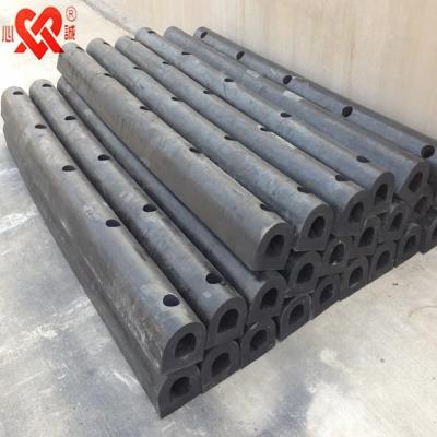 China Load Capacity Solid D Rubber Fender Excellent Weather Resistance Bolted Installation for sale