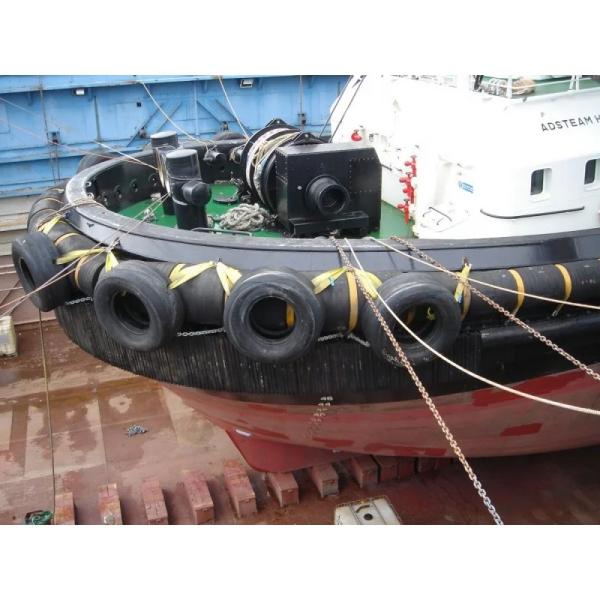 Fenders de remorqueurs pour protéger les bateaux à vapeur avec une densité exceptionnelle de 2,3 à 3,9 g/cm3 Dureté 70-85A