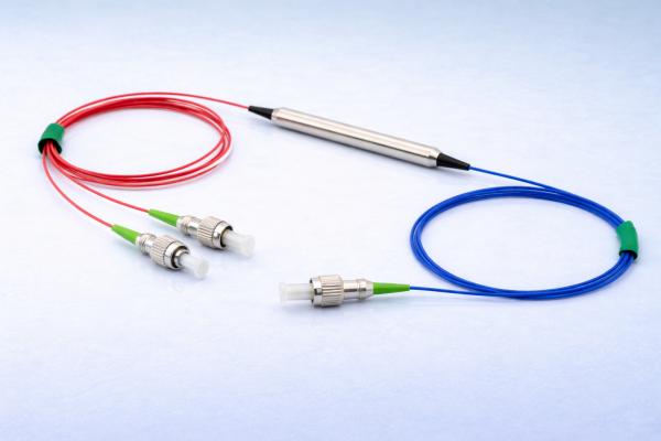 Quality Steel Tube 3 Port Optical Circulator 1550nm Low Insertion Loss High Isolation Circulator for sale