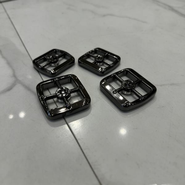 Quality Polished Diamond Buckles Including Pin Buckle Closure Type For Luxury Shoe Embellishments for sale