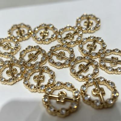 China Polished Ladies Shoe Buckles Elegant Design Stylish Look For Fashion Footwear for sale