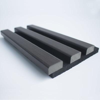 Cina 600*2400*21mm 3 lati hanno ricoperto l'ufficio assorbente dei corridoi della sala riunioni dell'applicazione di legno della stecca in vendita