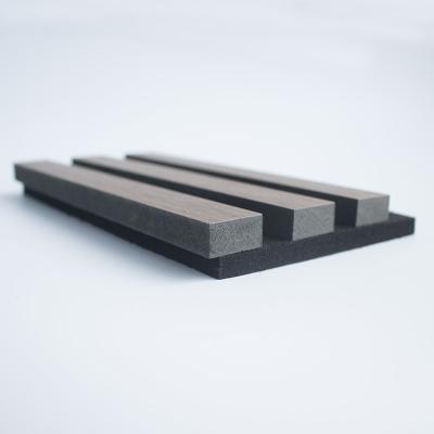 Cina 600X3000X21mm 3 lati hanno ricoperto l'ufficio assorbente dei corridoi della sala riunioni dell'applicazione di legno della stecca in vendita