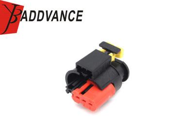 Cina 284426-1 TE AMP MCP Connector System PBT GF30 3 Pin Female Injection Connector in vendita