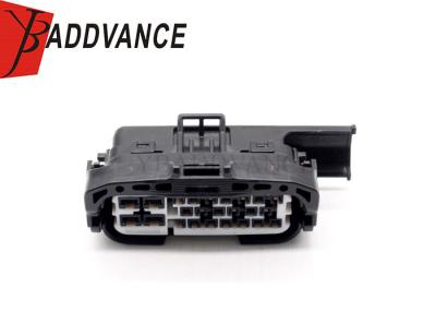 中国 6189-0849 Sumitomo Waterproof Female 24 Pin Automotive Connector With Cover 販売のため