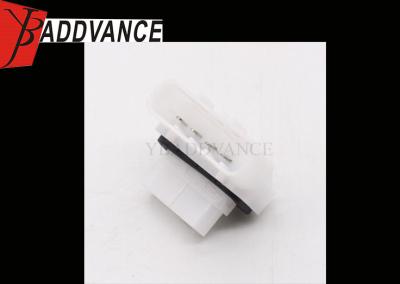 Cina Connettore elettrico 4 Pin For Toyota Corolla Honda Nissan della pompa del carburante della paratia automobilistica bianca in vendita