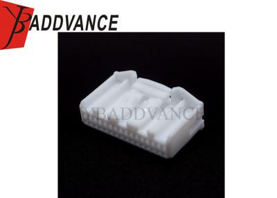 China 1318747-1 TE Connectiviteit AMP 2.2mm 32 pin vrouwelijk plastic aansluiting Te koop